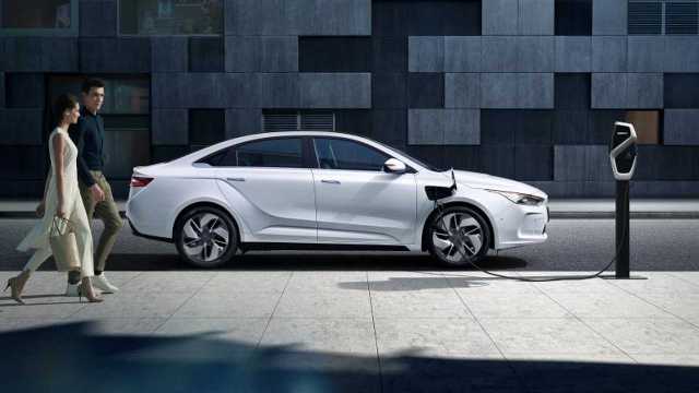 Geely to set up 5,000 battery swapping stations for EVs globally ...